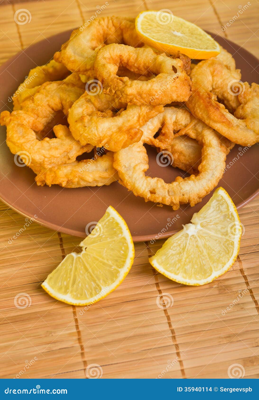 Plato del calamar foto de archivo. Imagen de pepita, alimento - 35940114