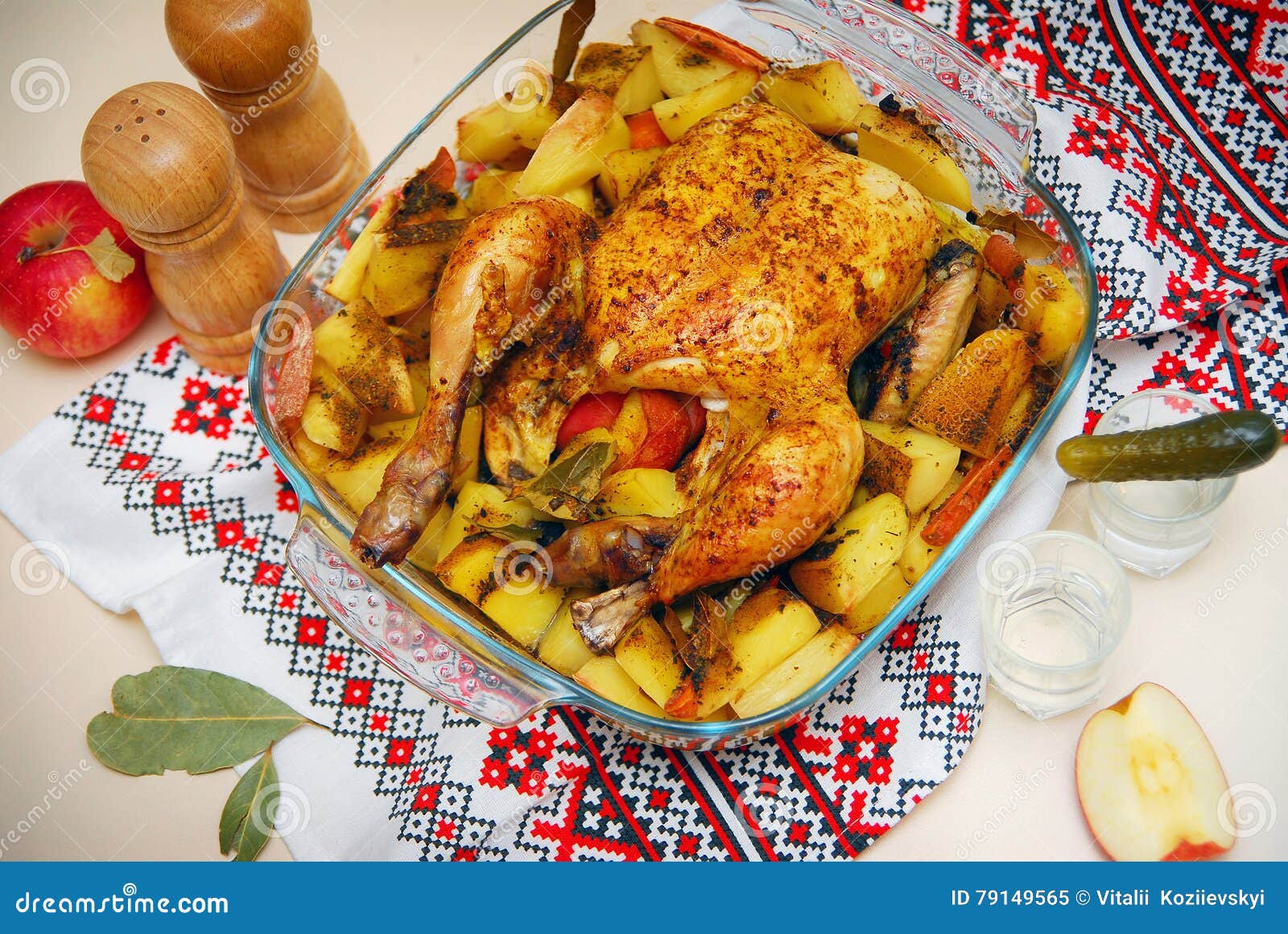 Plato del pollo asado imagen de archivo. Imagen de carne - 79149565