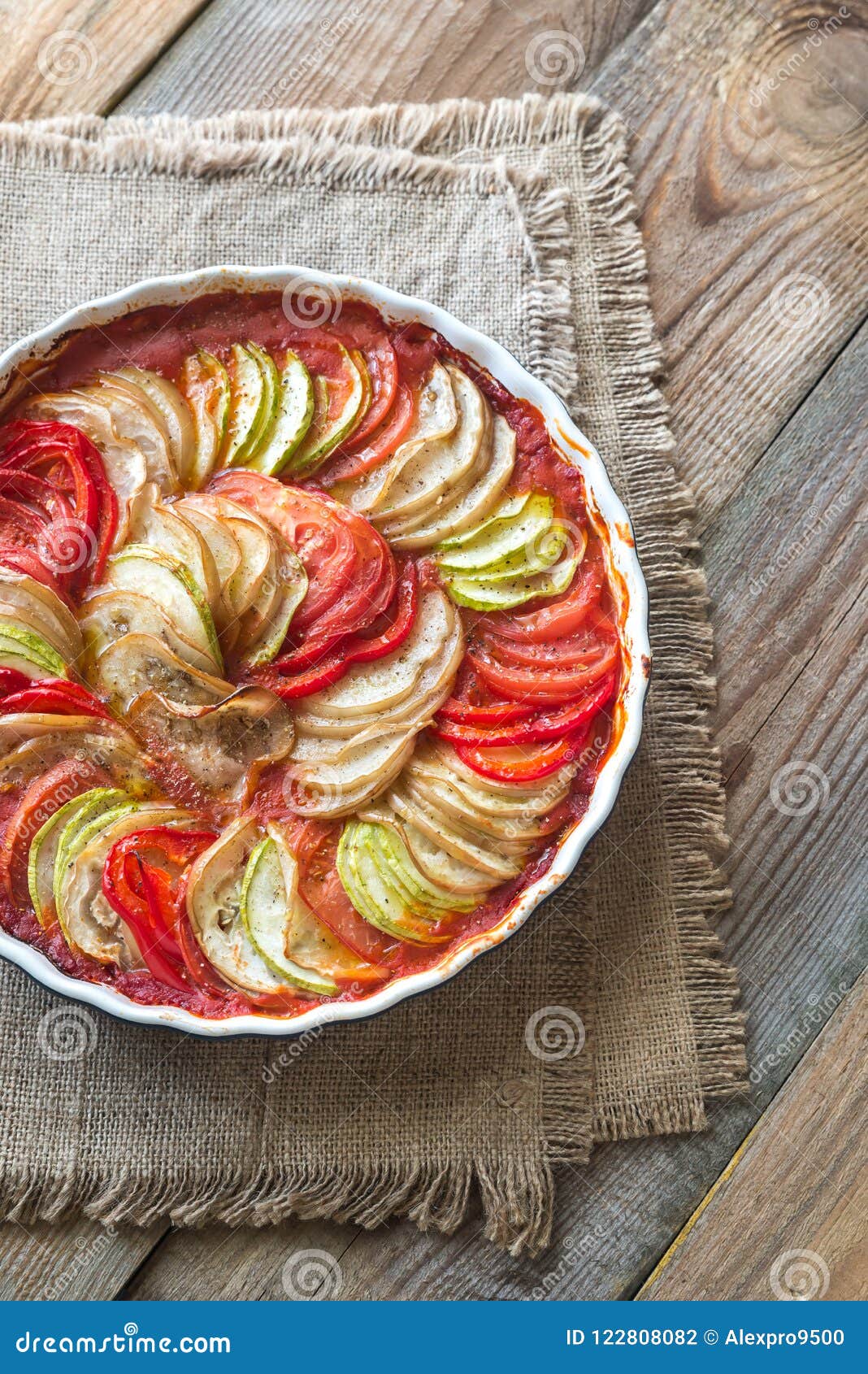 Plato del ratatouille foto de archivo. Imagen de berenjena - 122808082