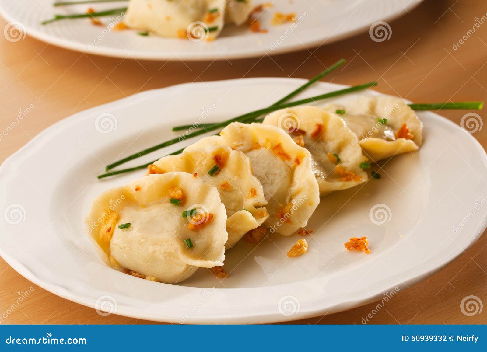 Plato polaco del pierogi foto de archivo. Imagen de placa - 60939332