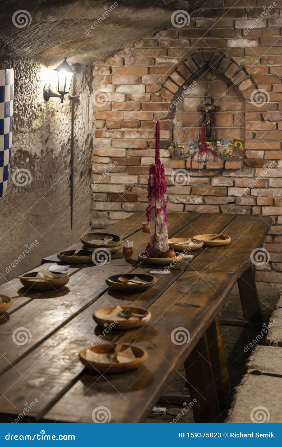 Platos En Una Taberna Medieval, HungrÃ­a Imagen de archivo - Imagen de ...