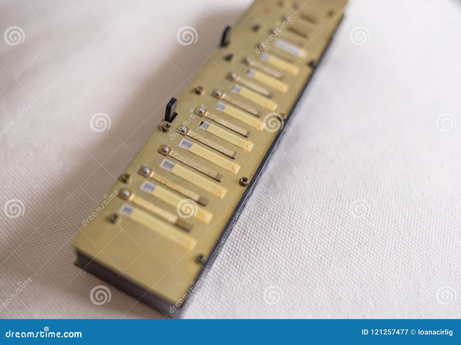 Plats, Windsavers Et Valves Chromatiques De Harmonica-roseau Image ...