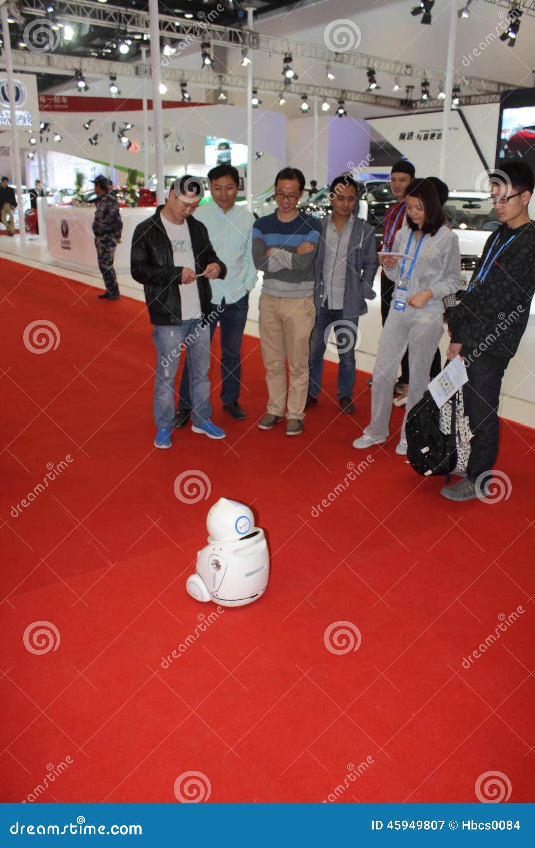 Play the robot editorial photography. Image of girl, play - 45949807