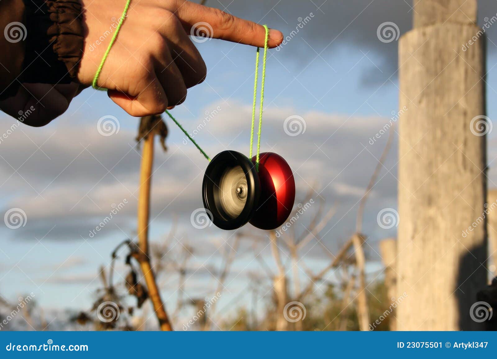 Play on YO-YO stock image. Image of beauty, decline, game - 23075501