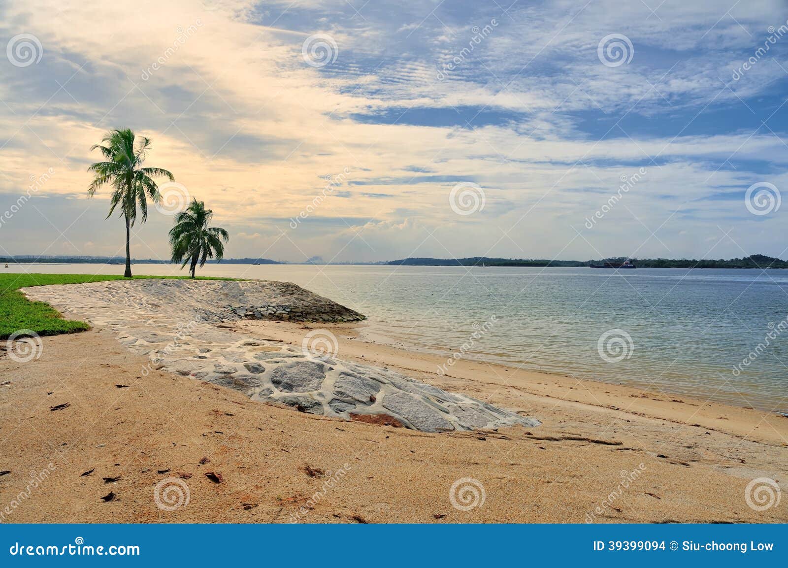 Playa arenosa foto de archivo. Imagen de sandbank, verano - 39399094