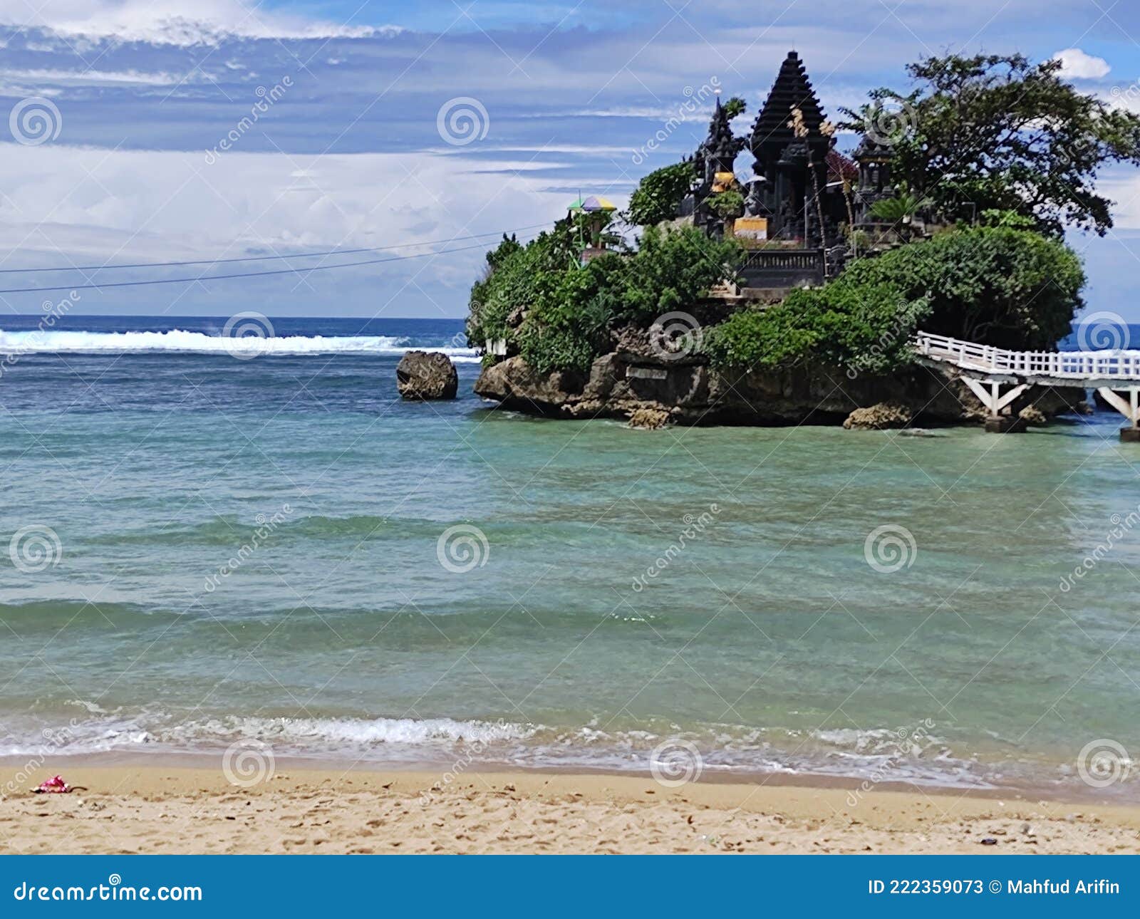 Playa de balekambang imagen de archivo. Imagen de indonesia - 222359073