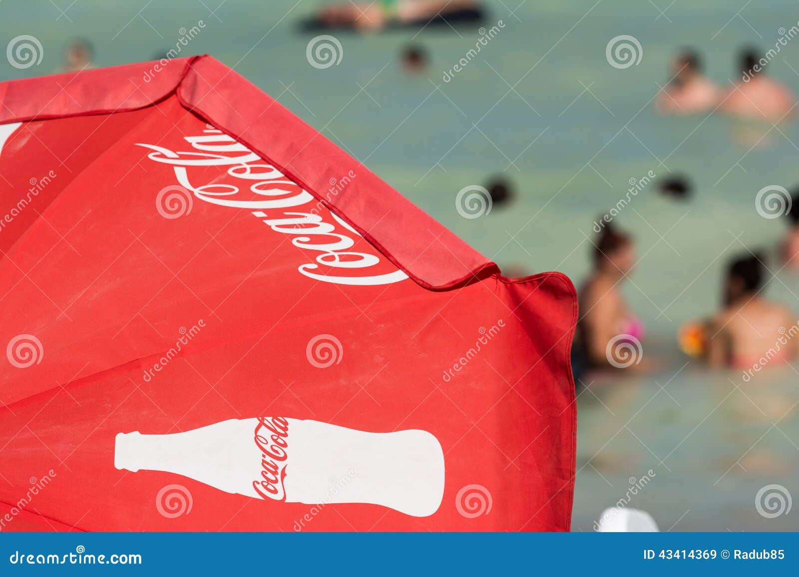 Playa De Coca Cola Umbrella on the Imagen de archivo editorial - Imagen ...