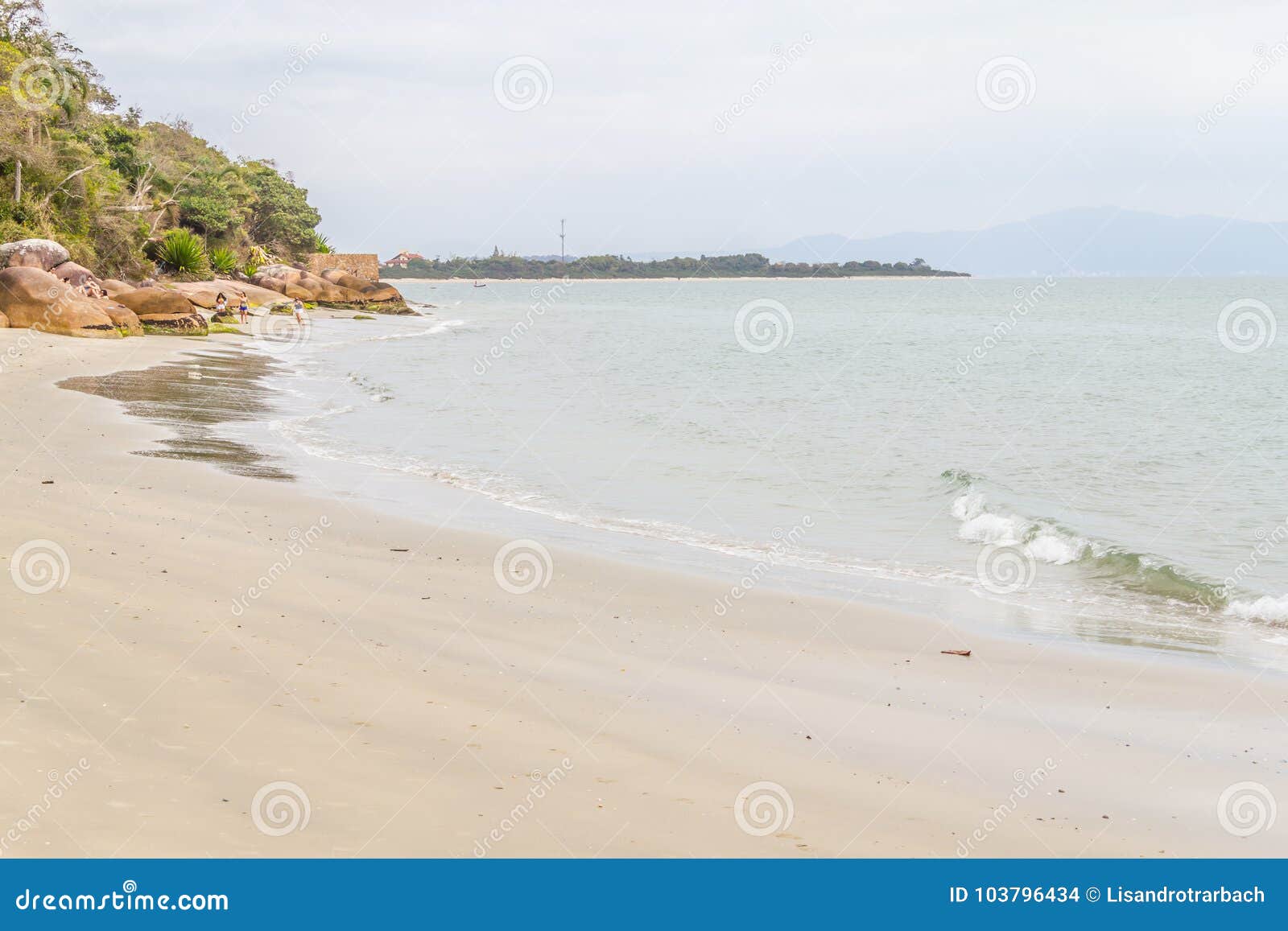 Playa de Daniela foto de archivo. Imagen de arena, santa - 103796434