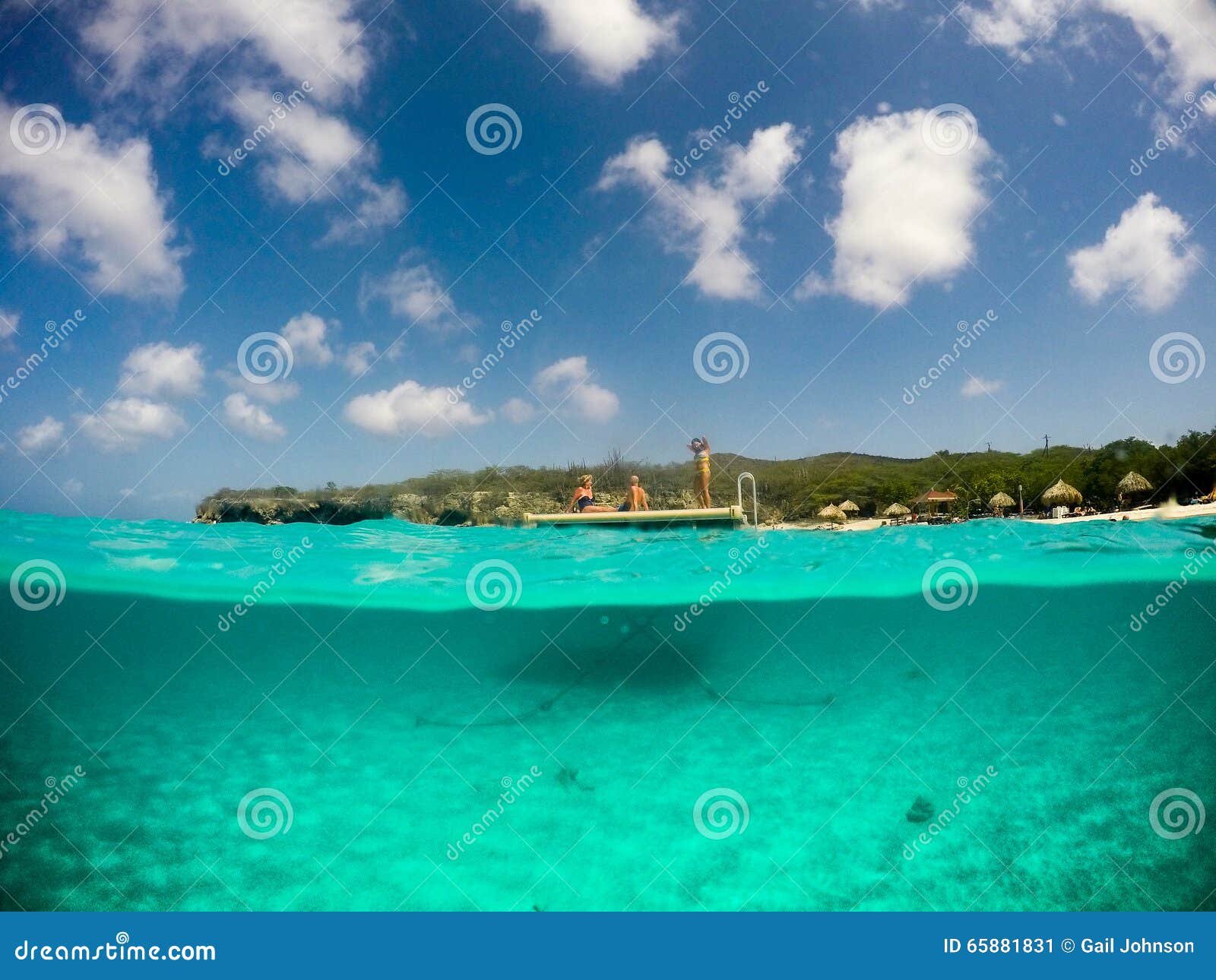 Playa de Knip que bucea imagen de archivo. Imagen de playa - 65881831