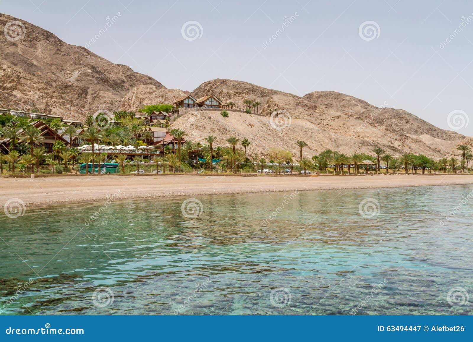 Playa De La Ciudad De Eilat, Mar Rojo, Israel Imagen de archivo ...
