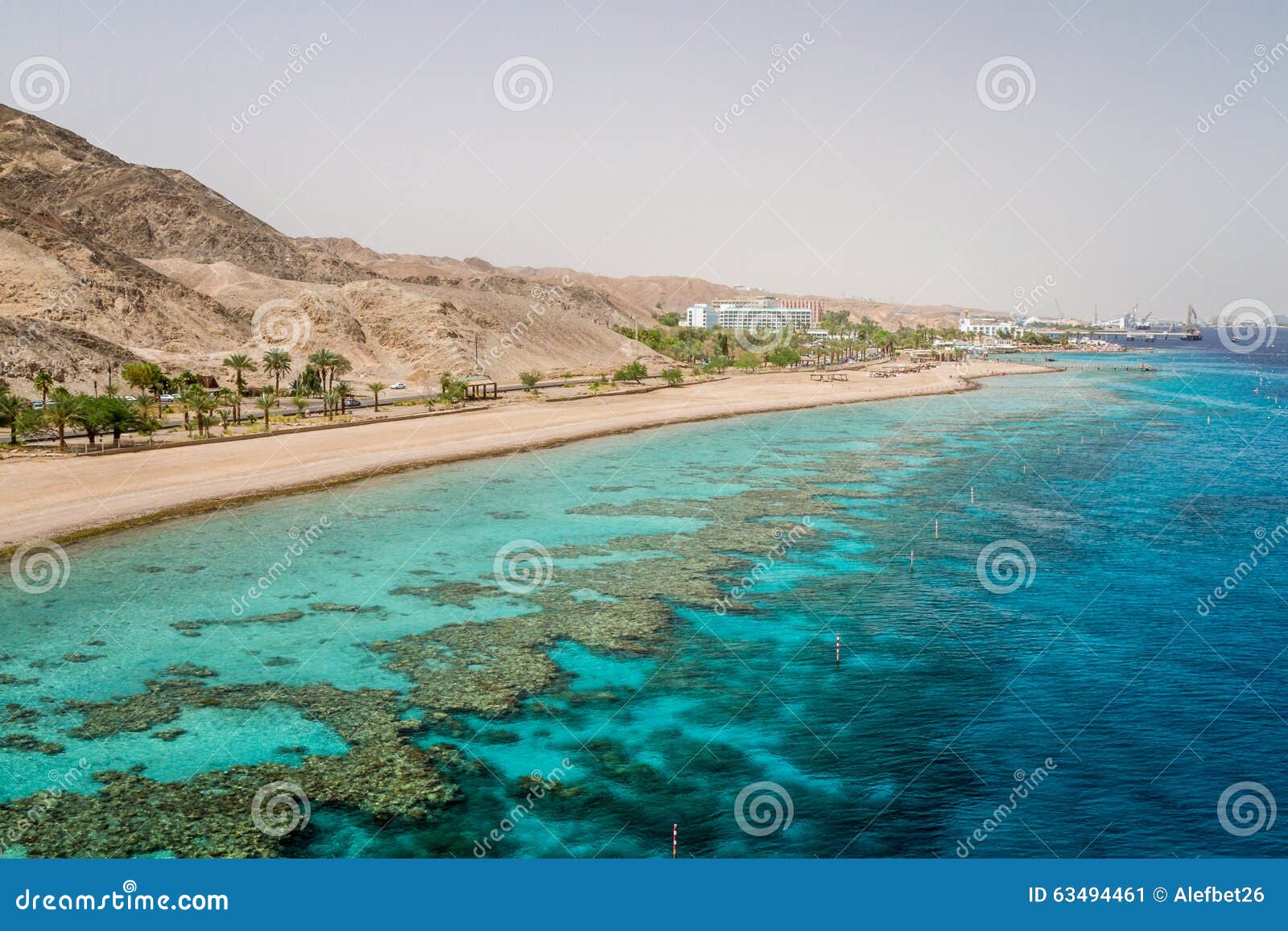 Playa De La Ciudad De Eilat, Mar Rojo, Israel Imagen de archivo ...