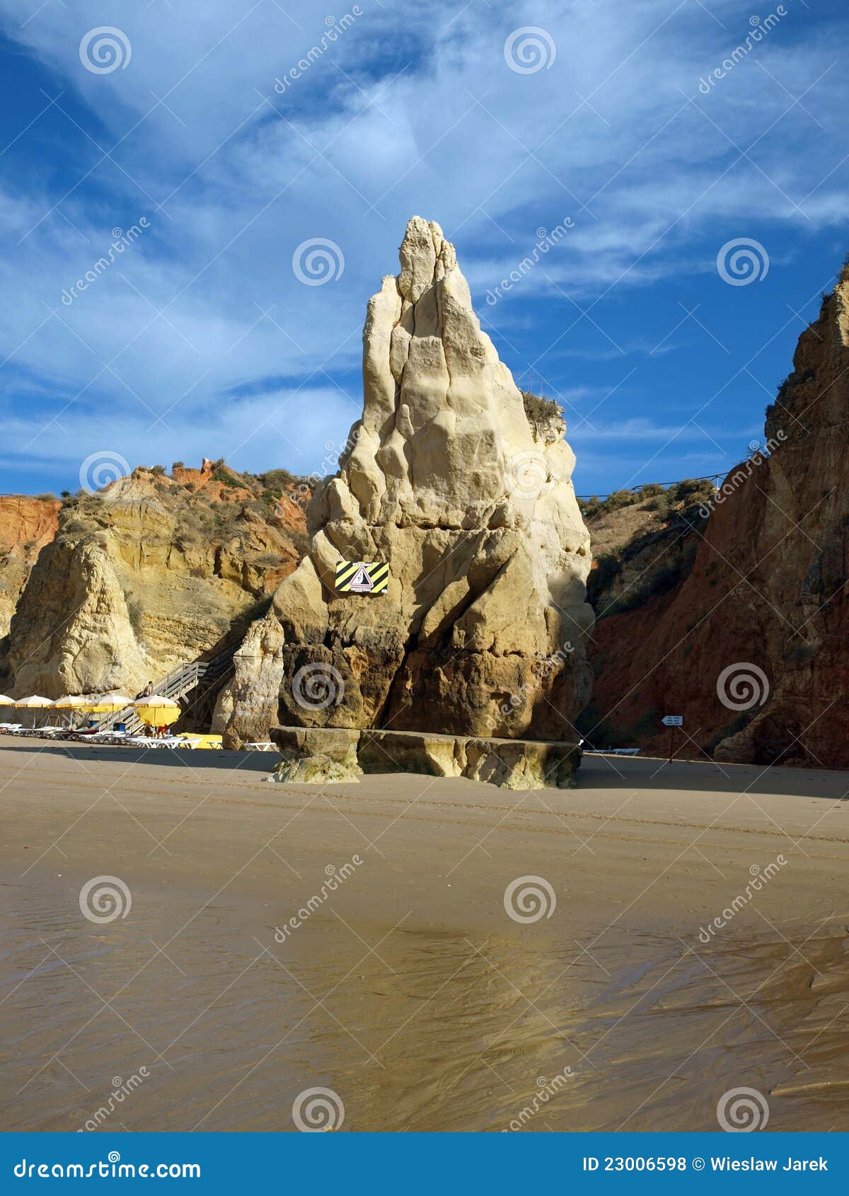 Playa De Praia De Rocha En El Algarve Foto de archivo - Imagen de costa ...