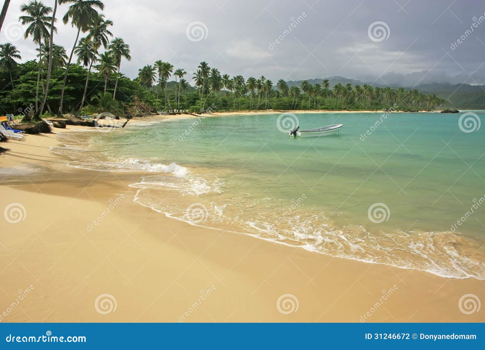 Playa De Rincon, Península De Samana Foto de archivo - Imagen de agua ...