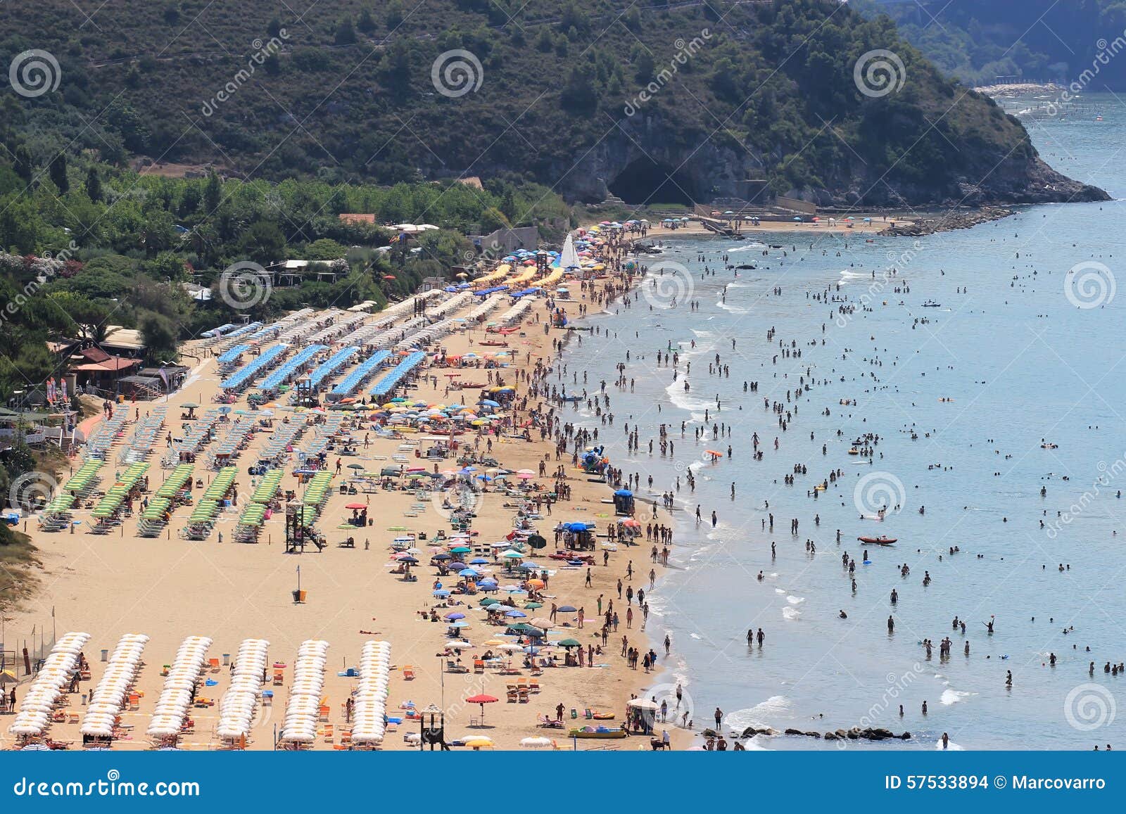 Playa de Sperlonga foto de archivo. Imagen de costa, romano - 57533894