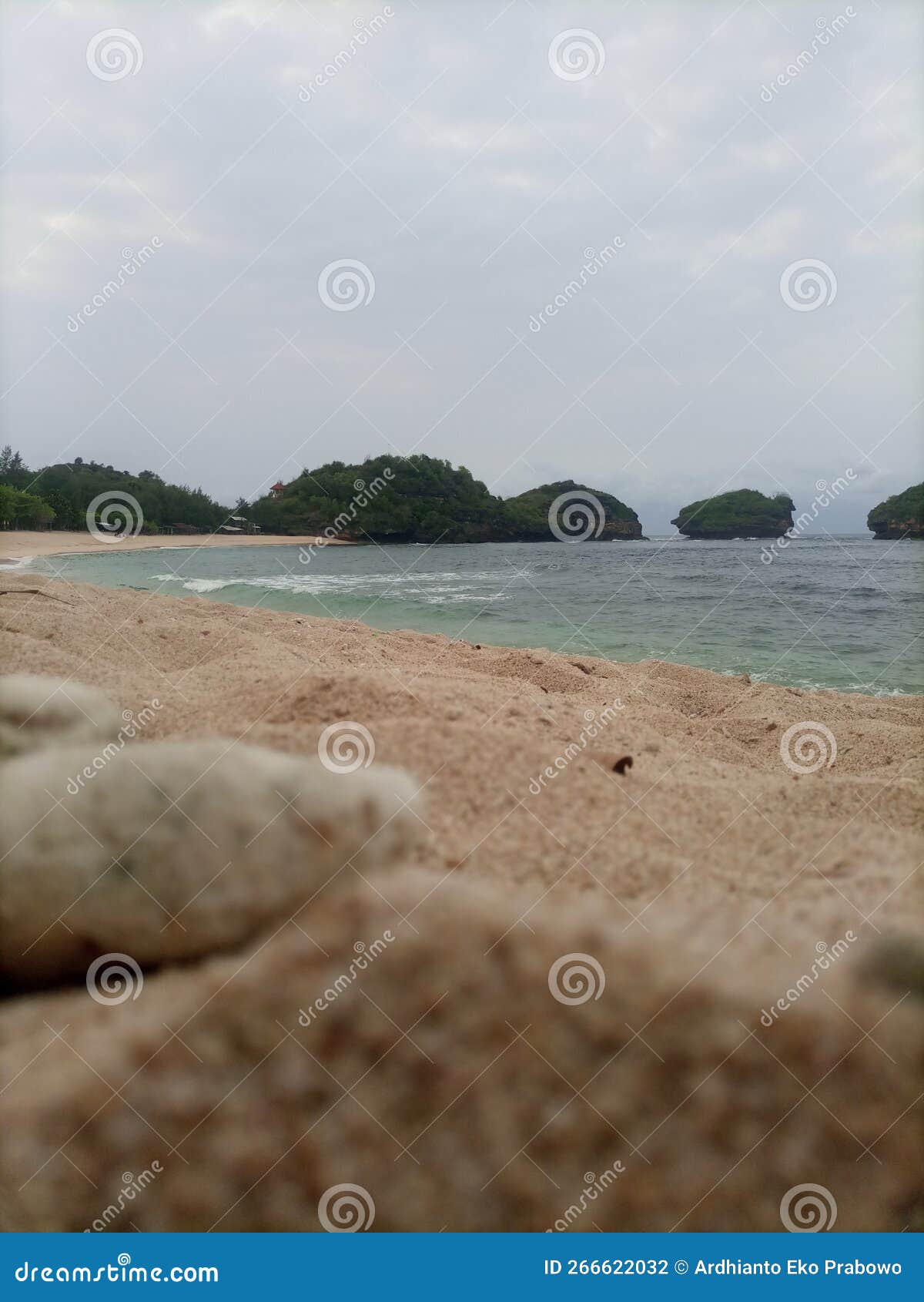 Playa De Watu Karung De Pacitan East Java Foto de archivo - Imagen de ...