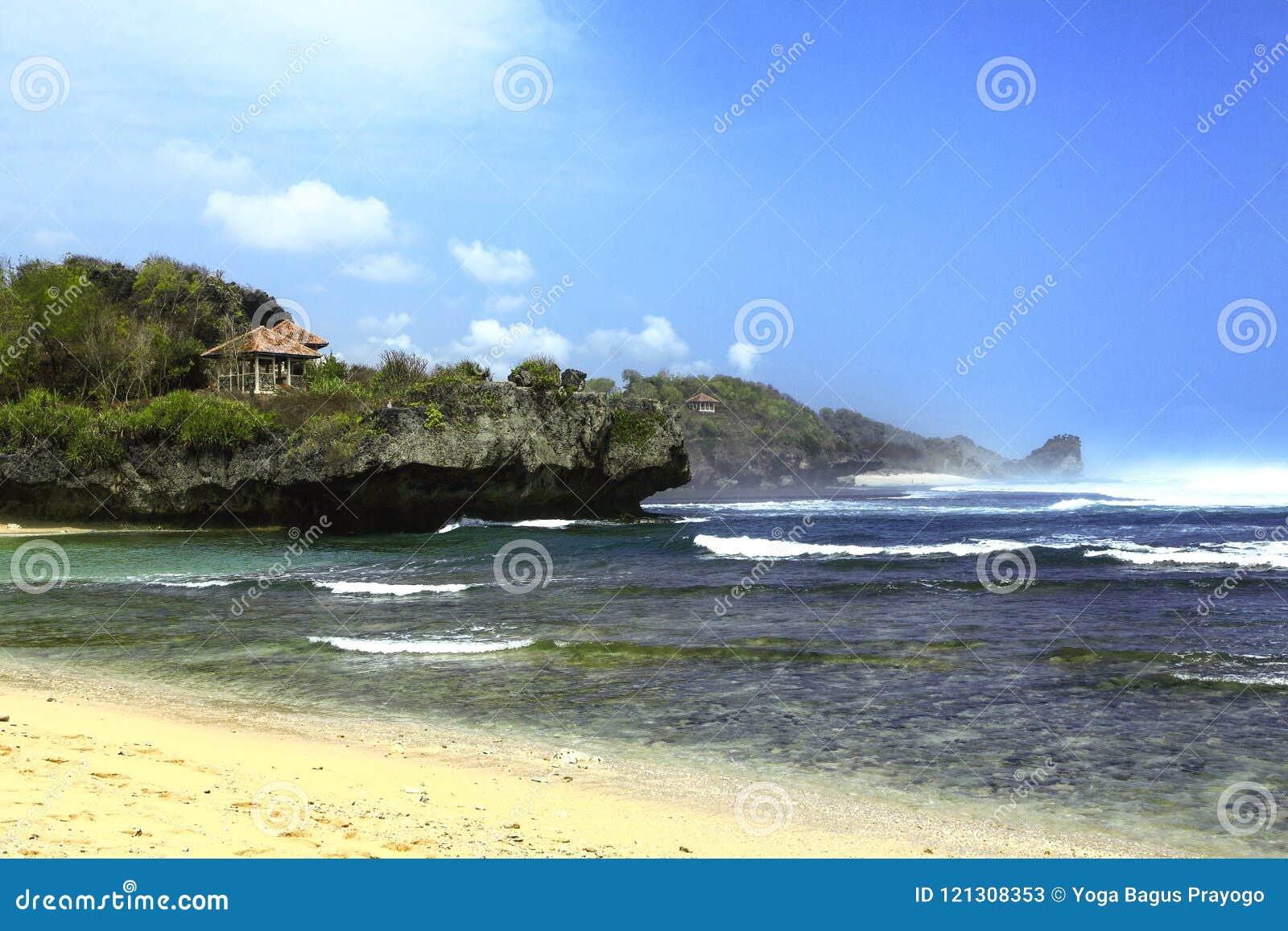 Playa Del Sur De Java Con La Arena Blanca Imagen de archivo - Imagen de ...