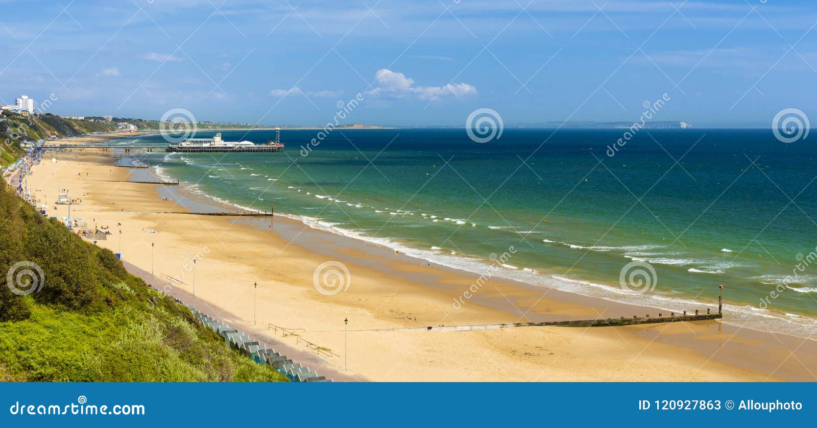 Playa, Embarcadero, Mar Y Arena De Bournemouth Imagen de archivo ...