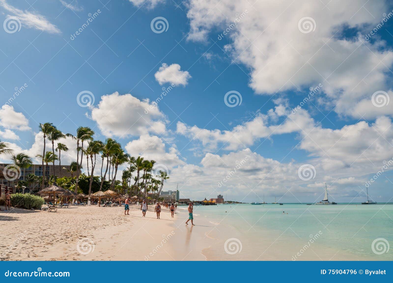 Playa en Aruba foto editorial. Imagen de vacaciones, antillas - 75904796