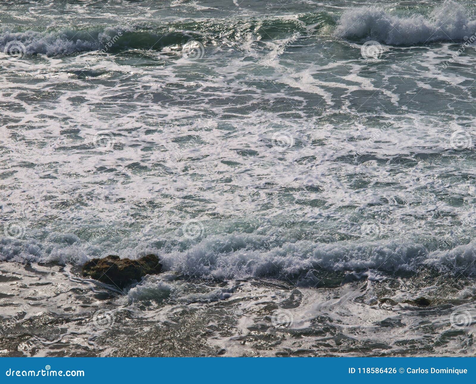 Playa En El Pueblo Indalo Mojacar Foto de archivo - Imagen de rocas ...