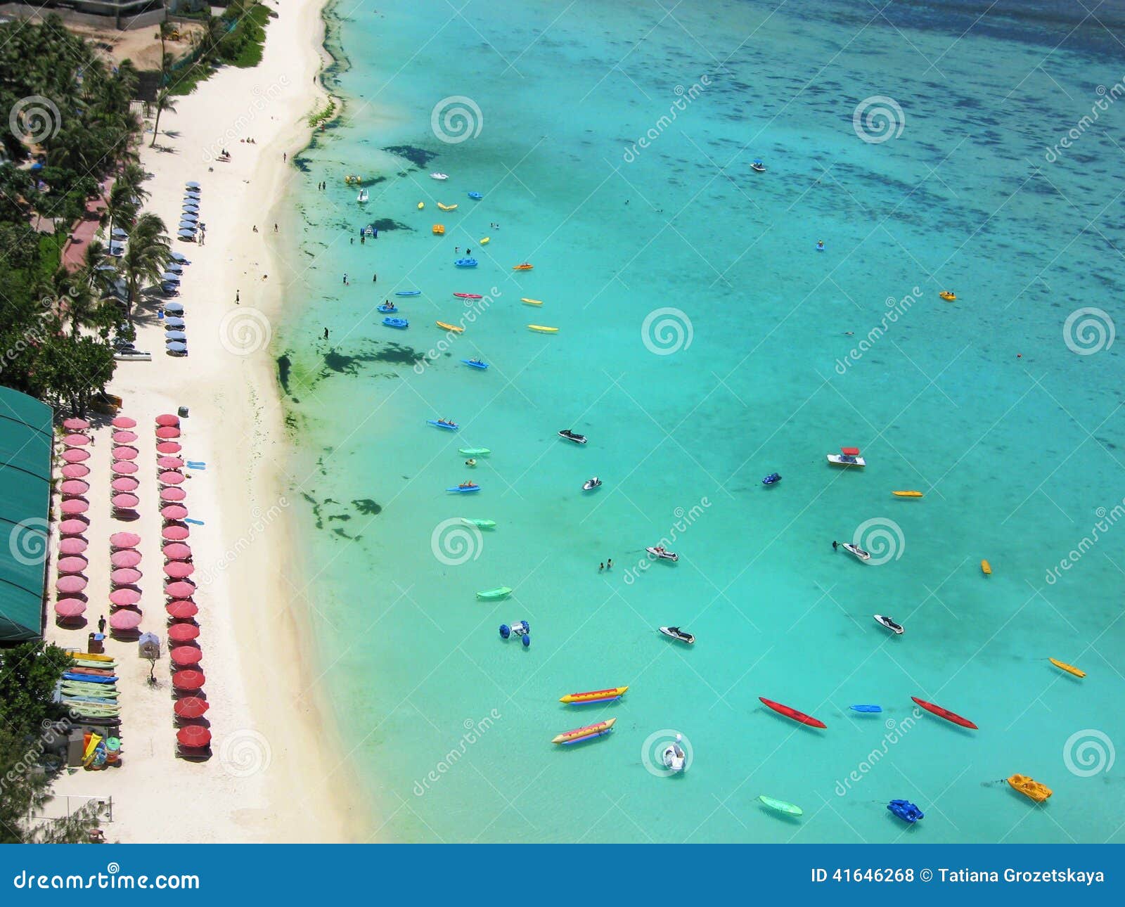 Playa en la isla de Guam foto de archivo. Imagen de arena - 41646268