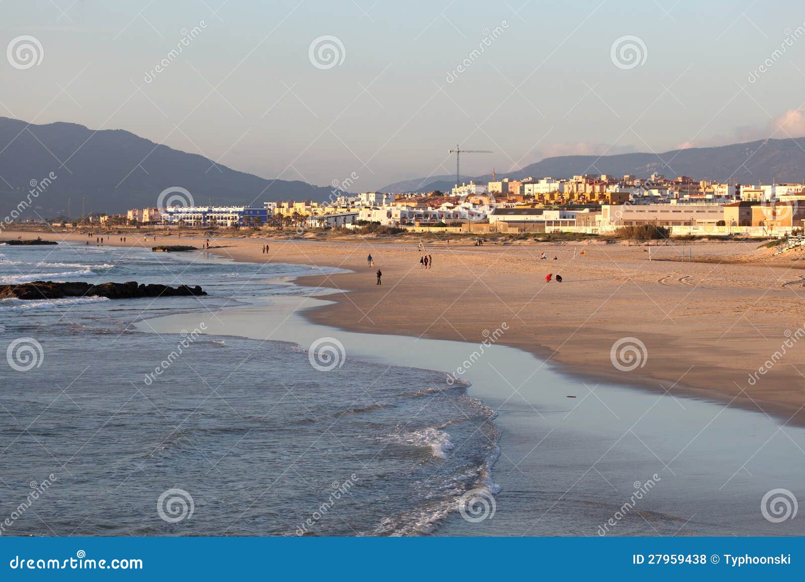 Playa en Tarifa, España foto de archivo. Imagen de océano - 27959438