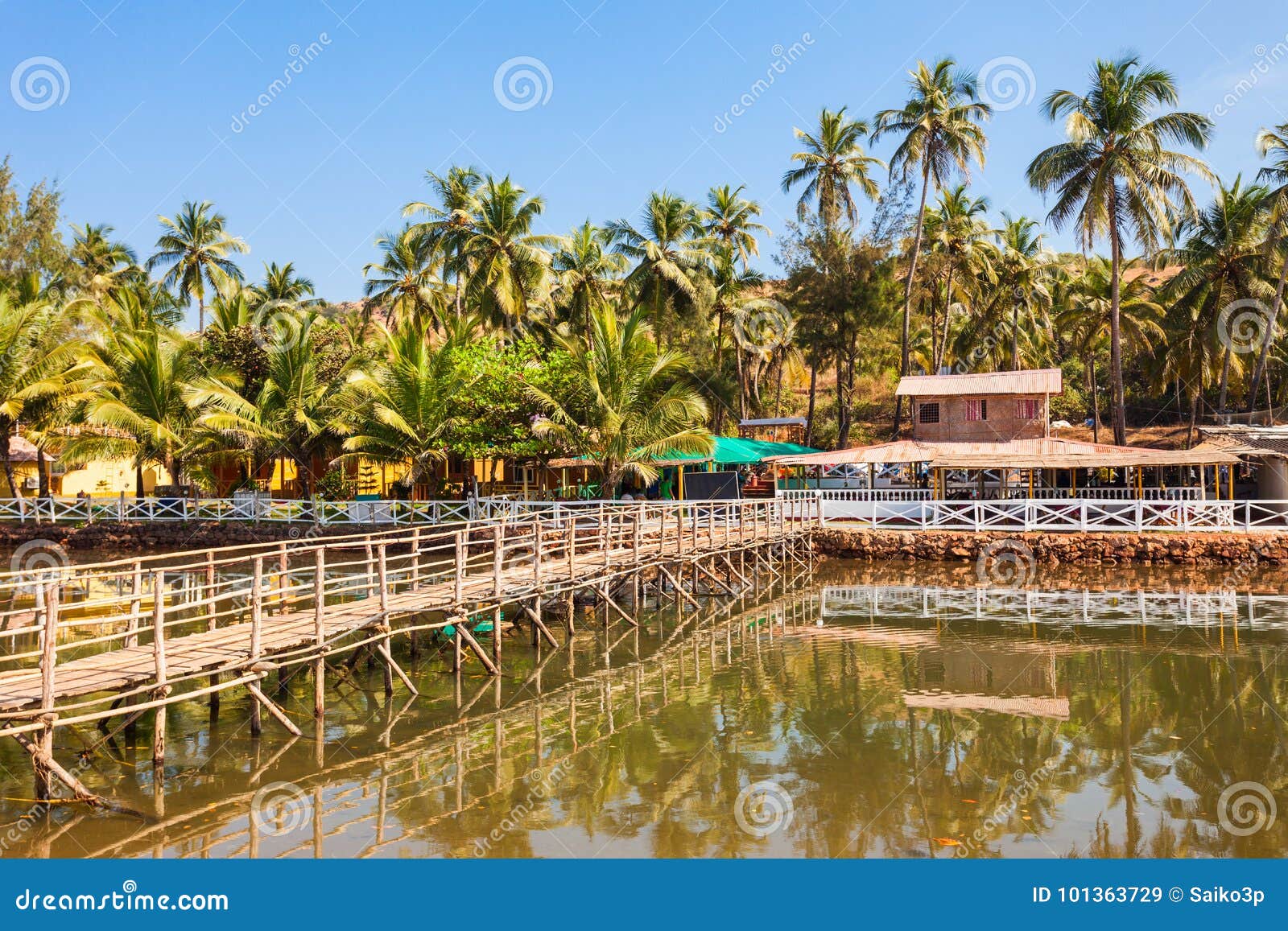 Playa Goa La India De Mandrem Imagen de archivo - Imagen de azul, palma ...