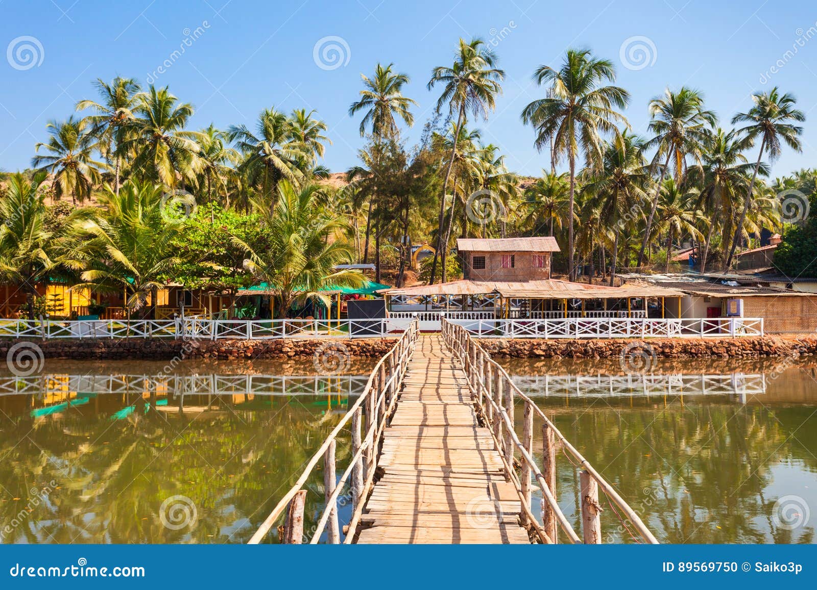 Playa Goa La India De Mandrem Foto de archivo - Imagen de cabra, india ...