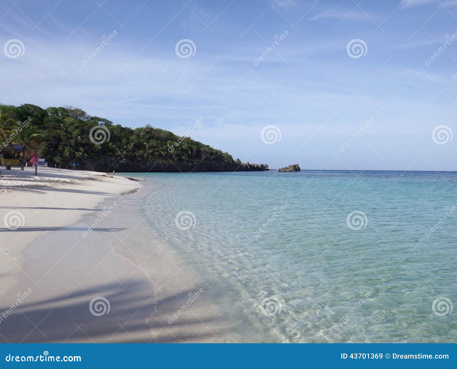 Playa hermosa de Roatan imagen de archivo. Imagen de honduras - 43701369