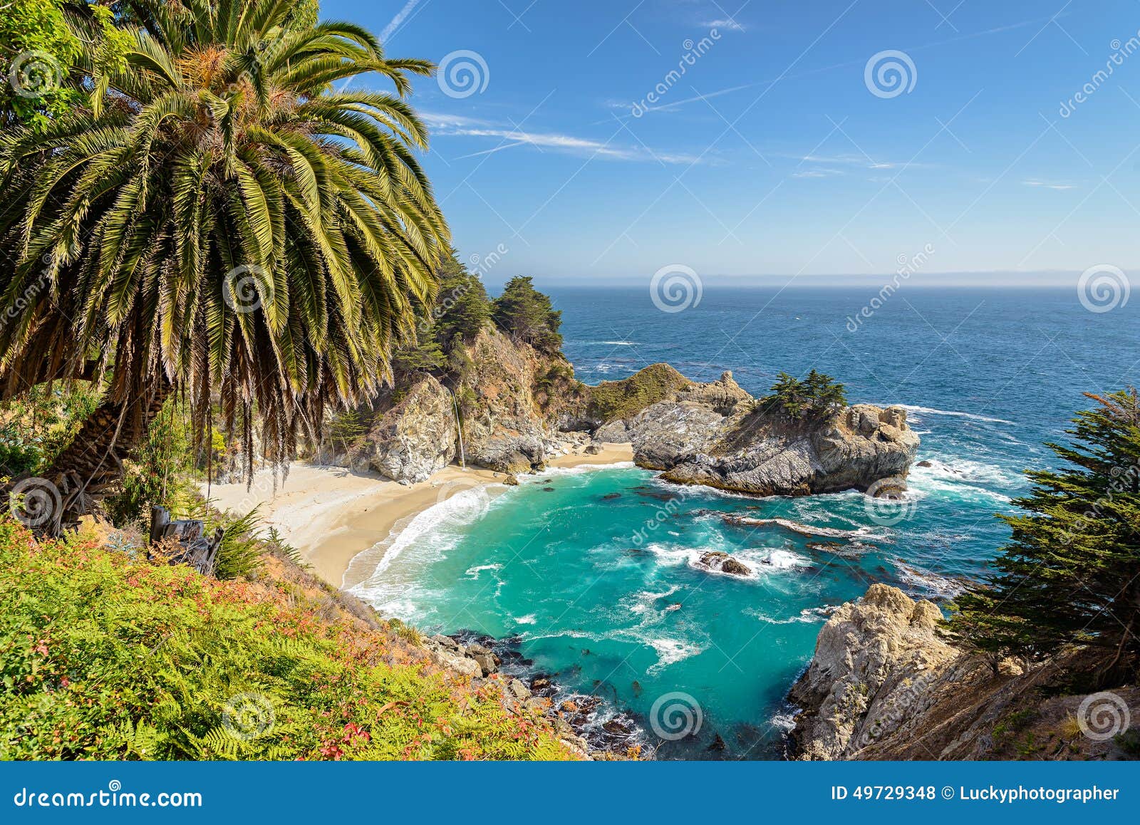 Playa Julia Pfeiffer, Big Sur Foto de archivo - Imagen de parque ...