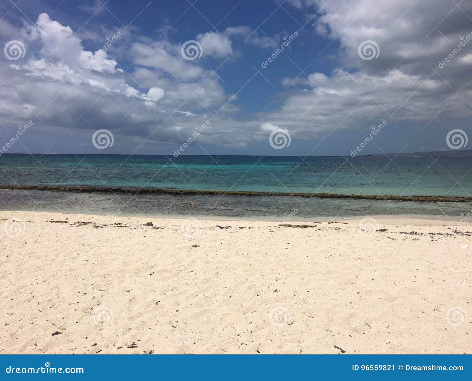 Playa lime cay Jamaica stock image. Image of horizon - 96559821