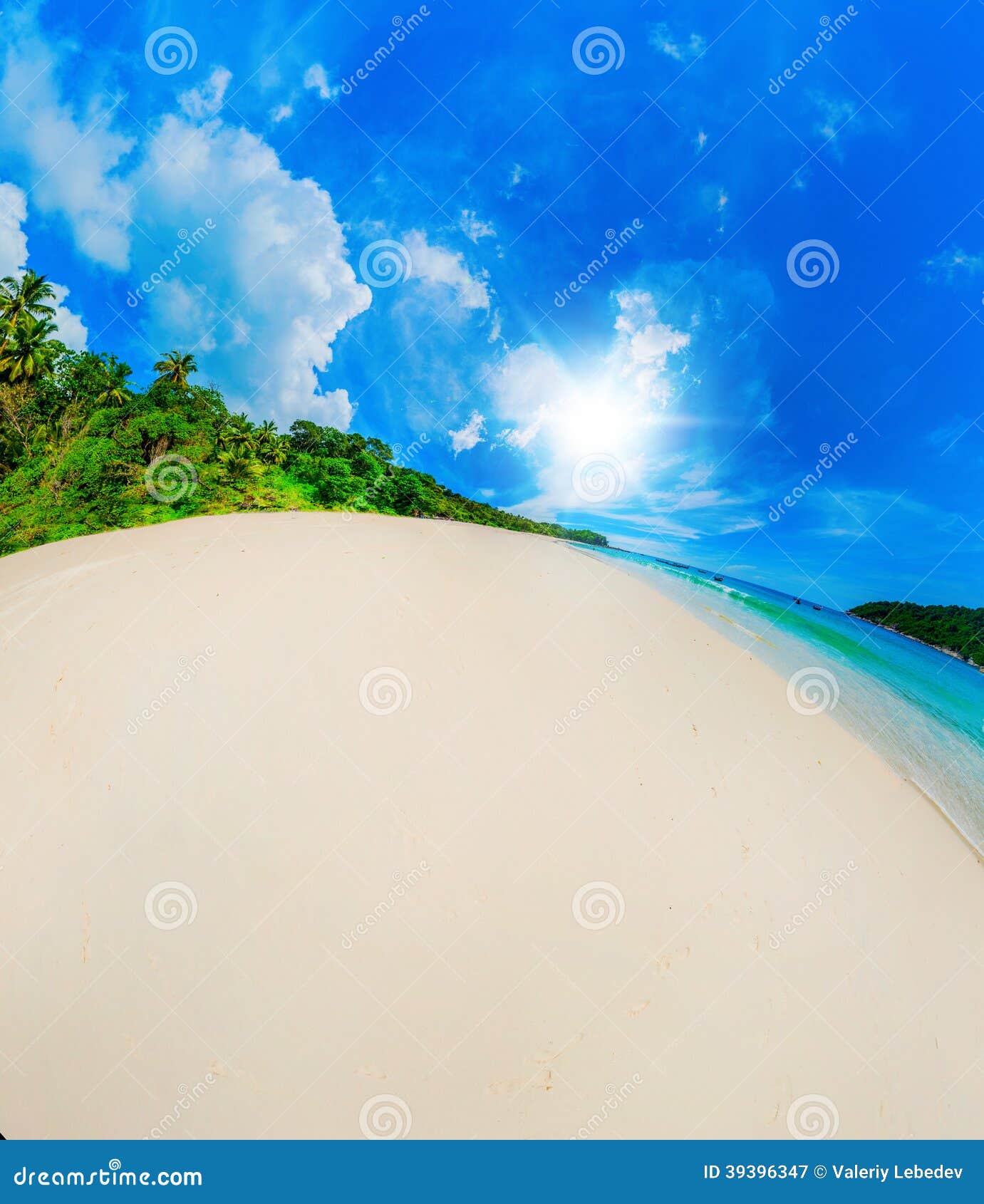 Playa soleada imagen de archivo. Imagen de exterior, asoleado - 39396347