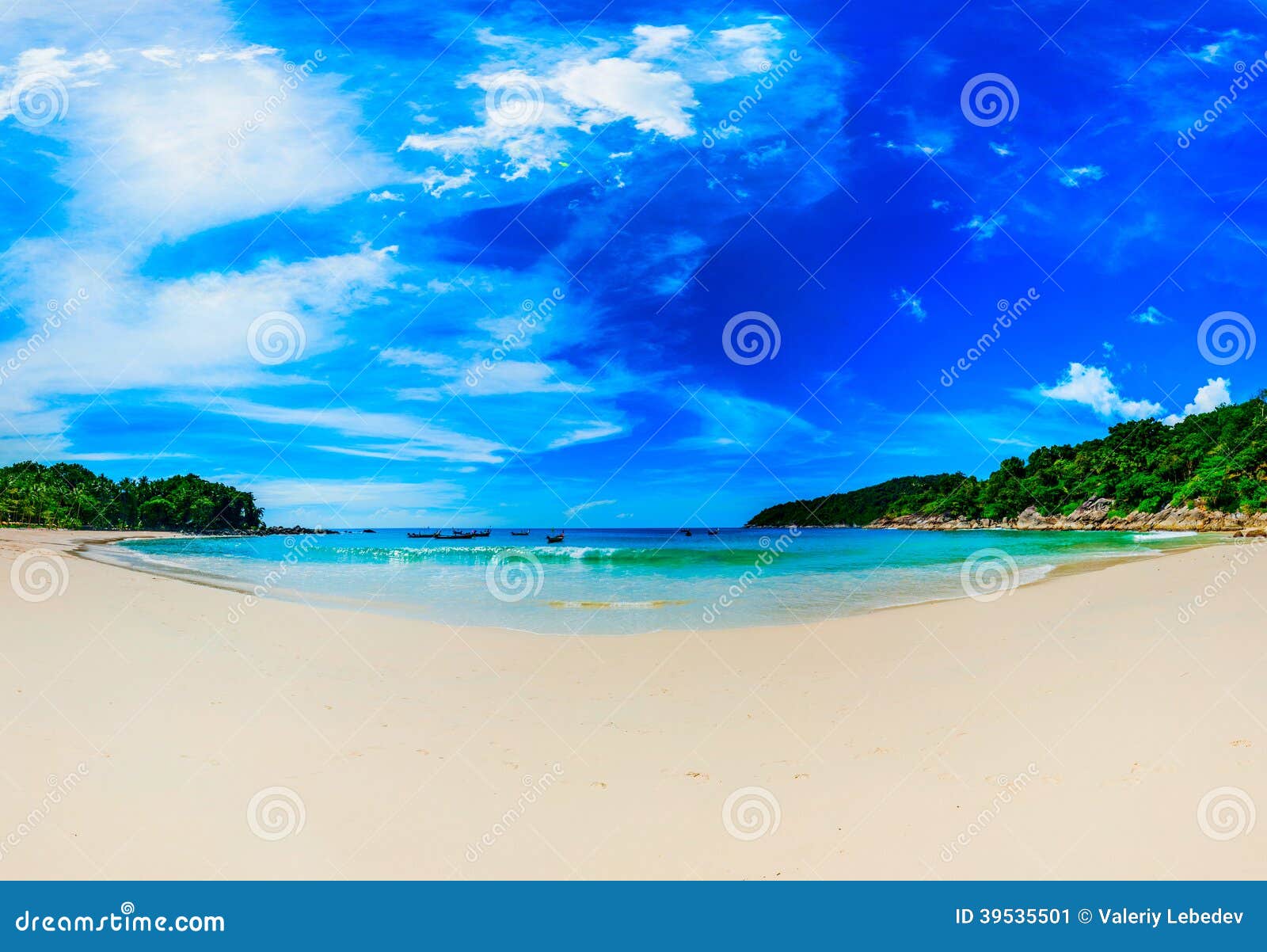 Playa soleada imagen de archivo. Imagen de palma, cielo - 39535501