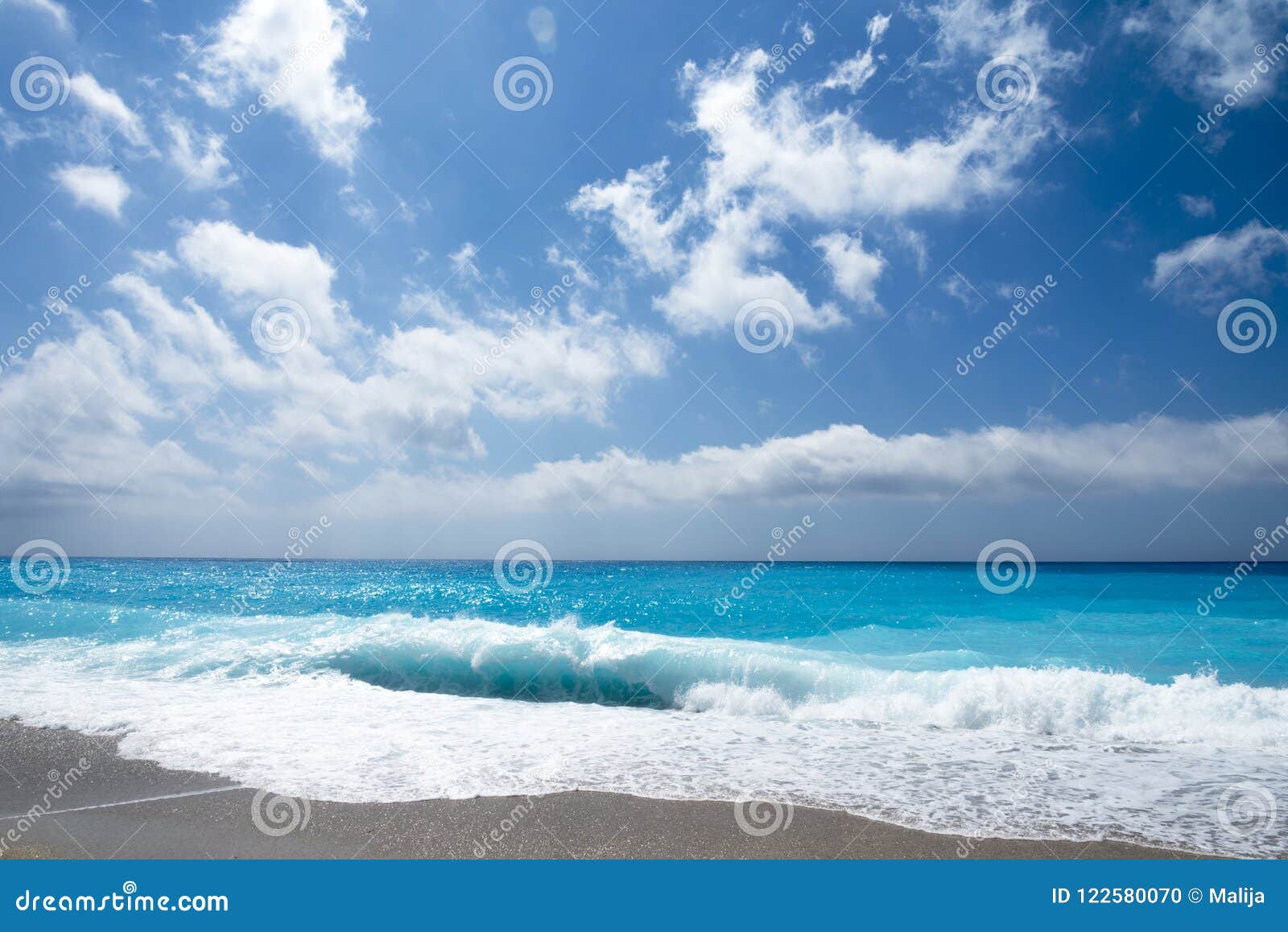 Playa Tropical Soleada Y Cielo Perfecto Foto de archivo - Imagen de ...