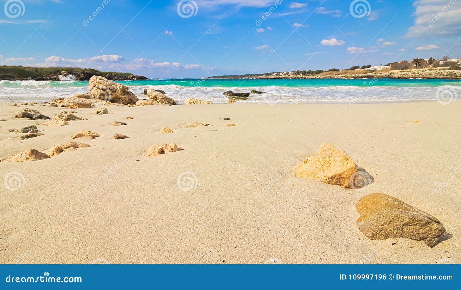 Playa Y Mar Azul En Salento Foto de archivo - Imagen de acuamarina ...