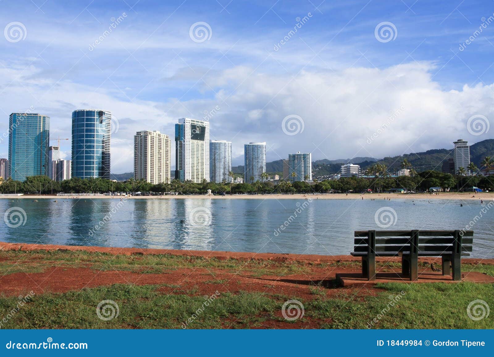 Playa Y Parque, Oahu, Hawaii De Moana Del Ala. Foto de archivo - Imagen ...
