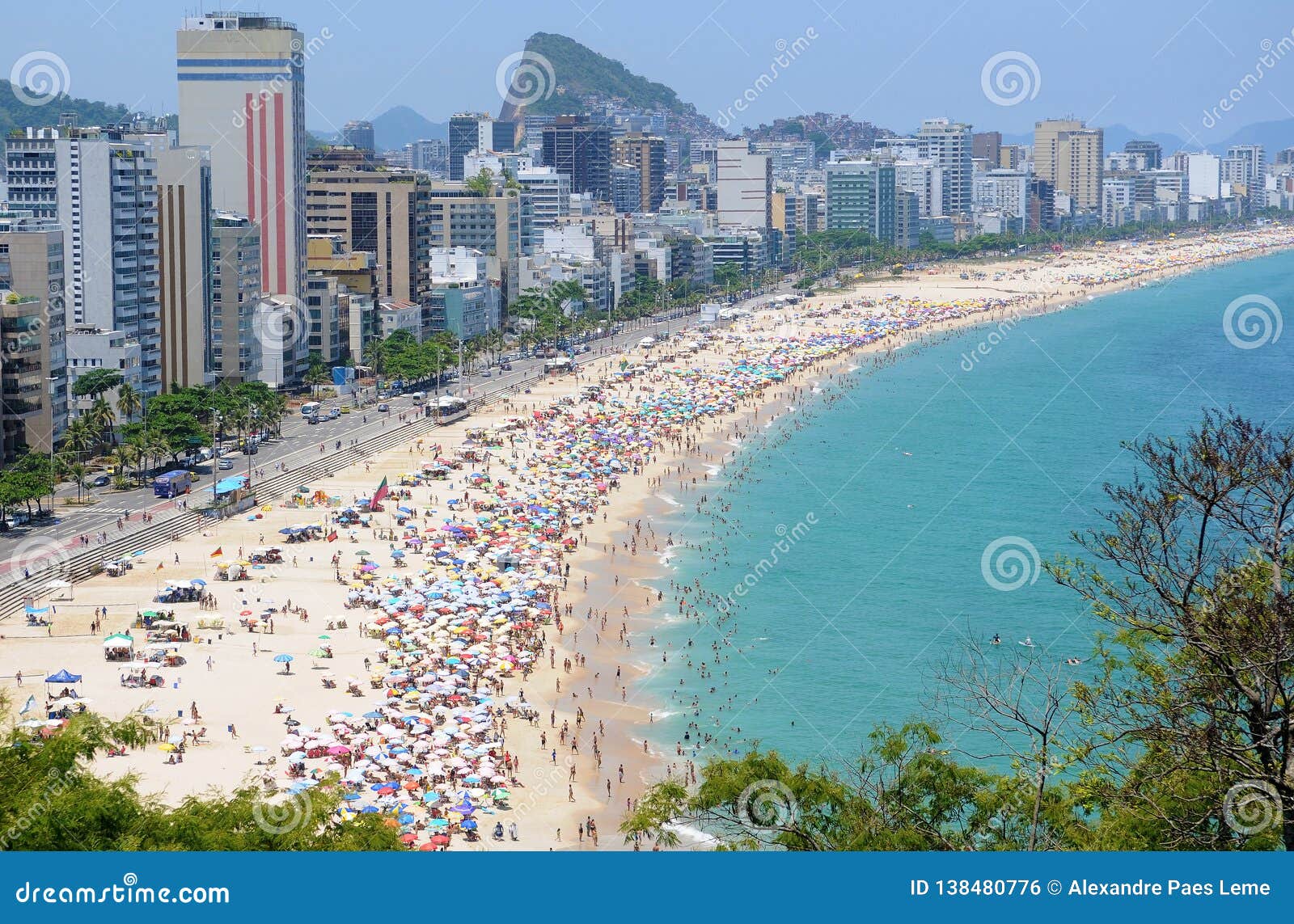 Playas De Leblon Y De Ipanema Foto editorial - Imagen de zona, brasil ...