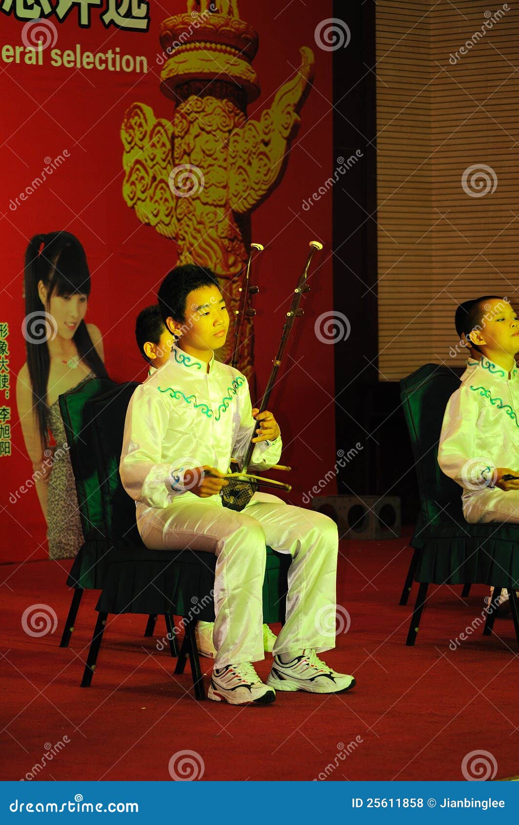 Playing the erhu boys editorial stock photo. Image of music - 25611858