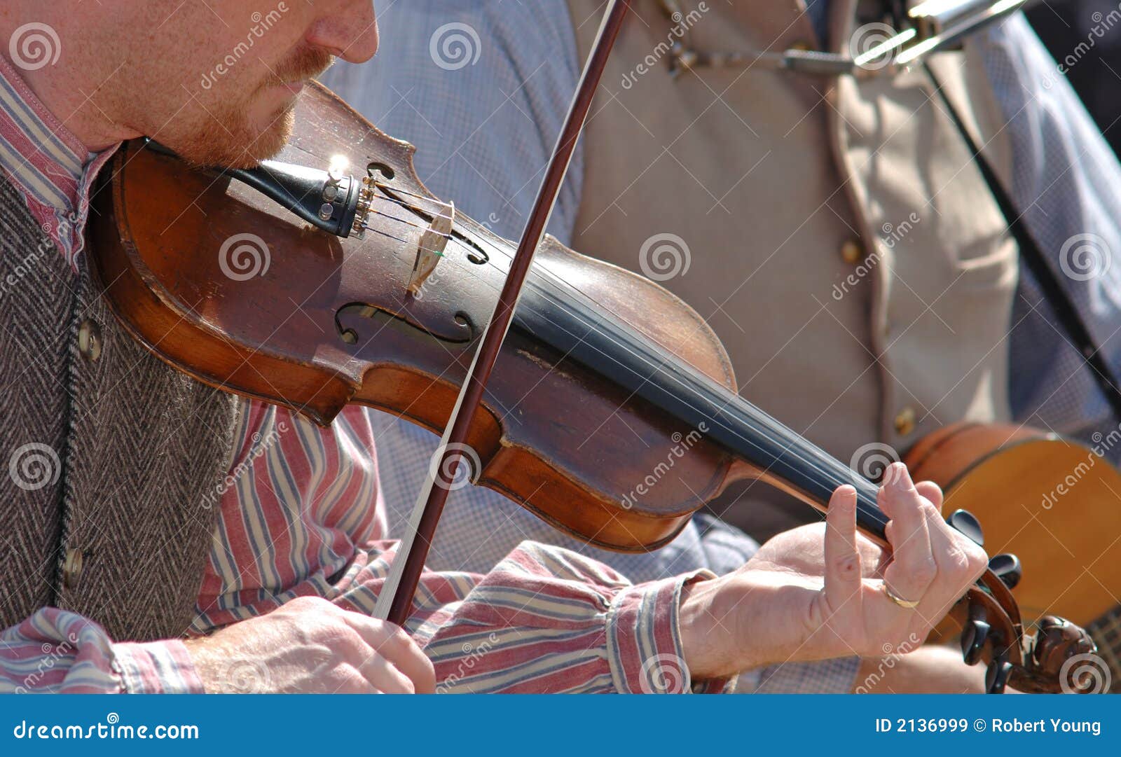 Playing the fiddle stock image. Image of reenactor, violin - 2136999