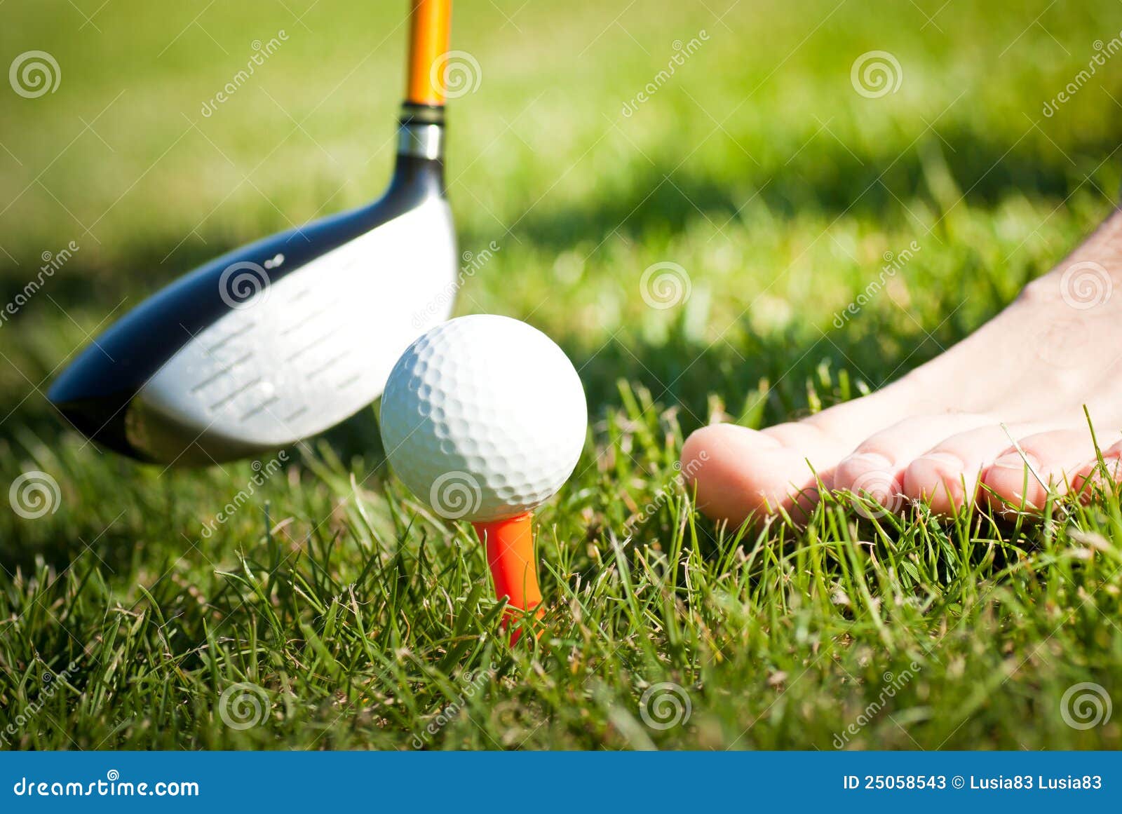 Playing golf barefoot stock image. Image of prestigious - 25058543