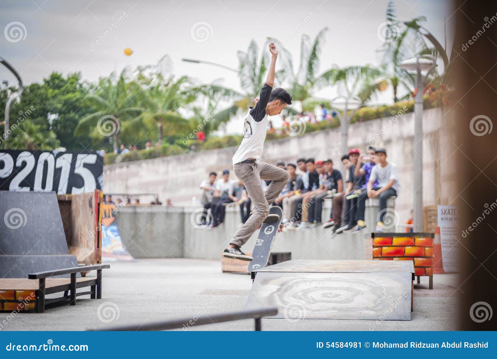 Playing Skate Board editorial photo. Image of kids, transportation ...