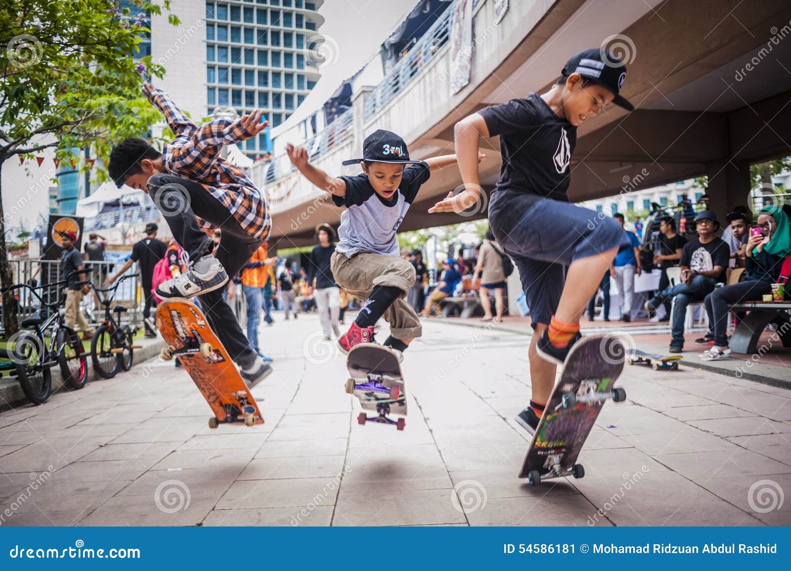 Playing Skate Board editorial photo. Image of industries - 54586181