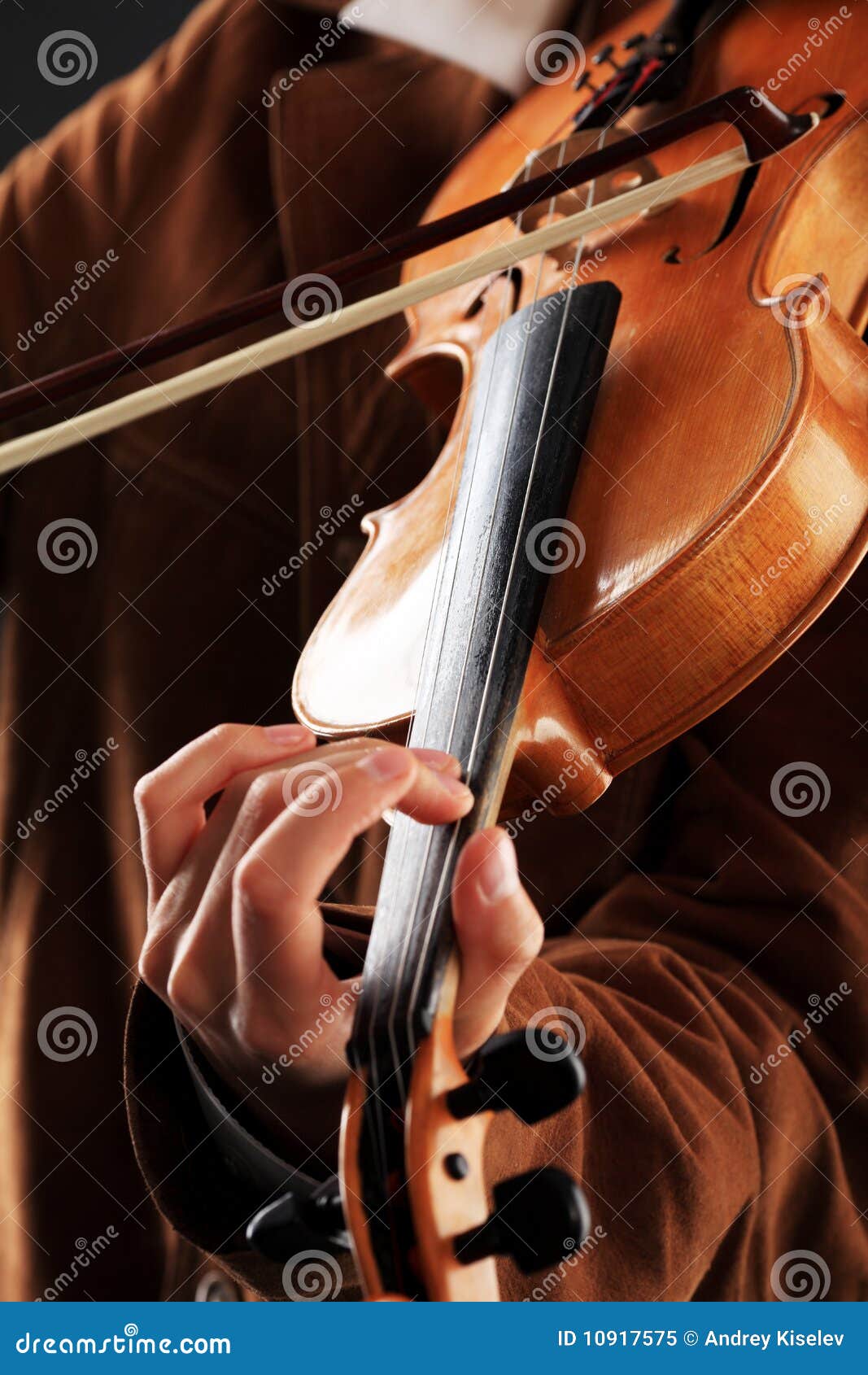 Playing the violin stock image. Image of clef, fiddle - 10917575