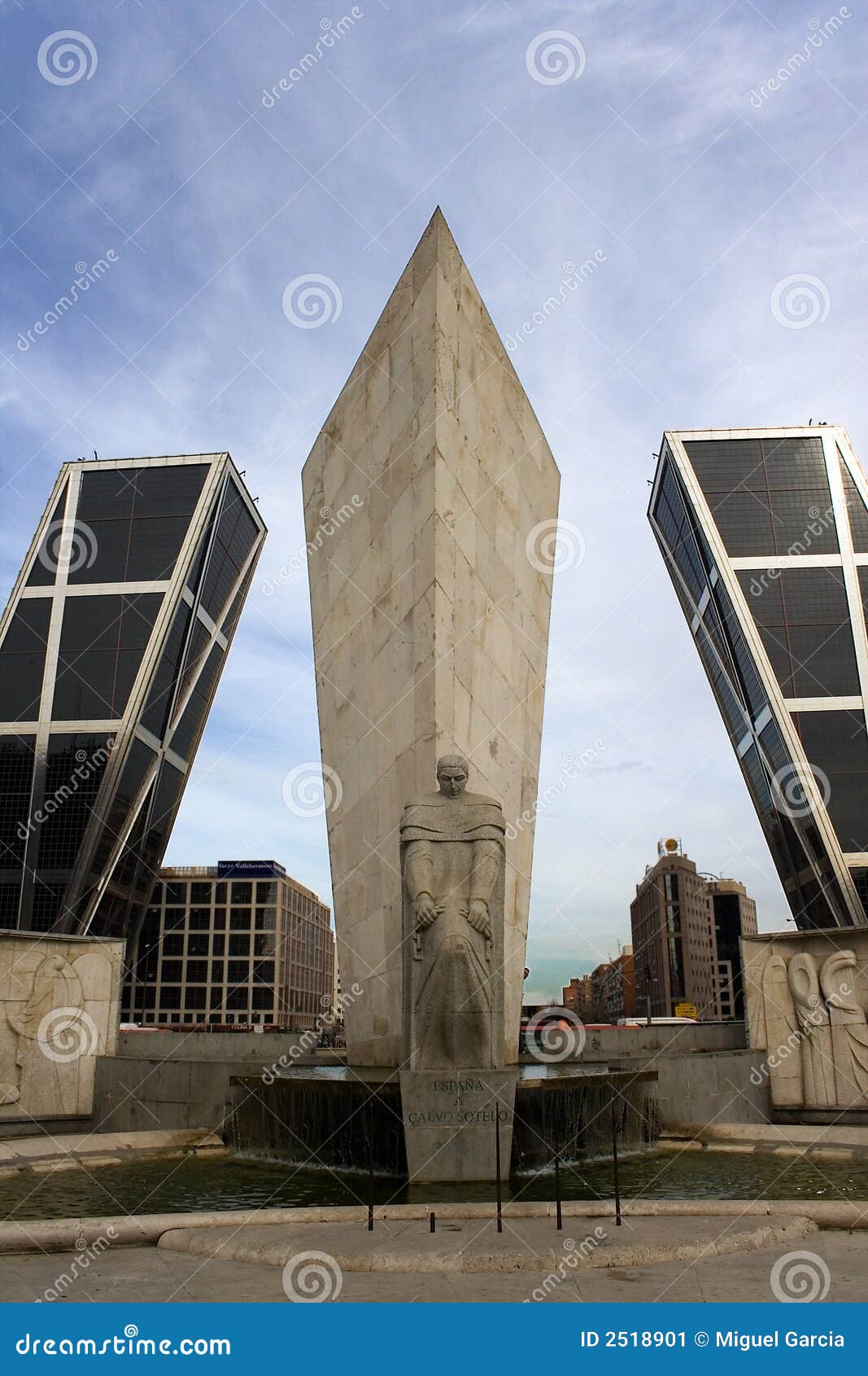 Plaza de castilla stock image. Image of sculpture, plaza - 2518901