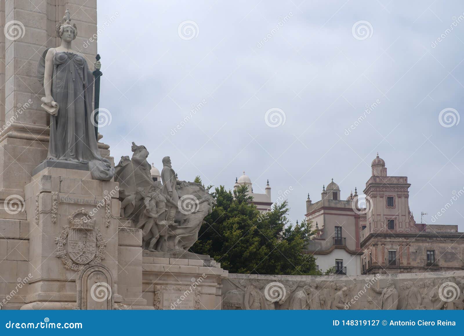 Plaza De Espagne De Cadix image stock. Image of histoire - 148319127