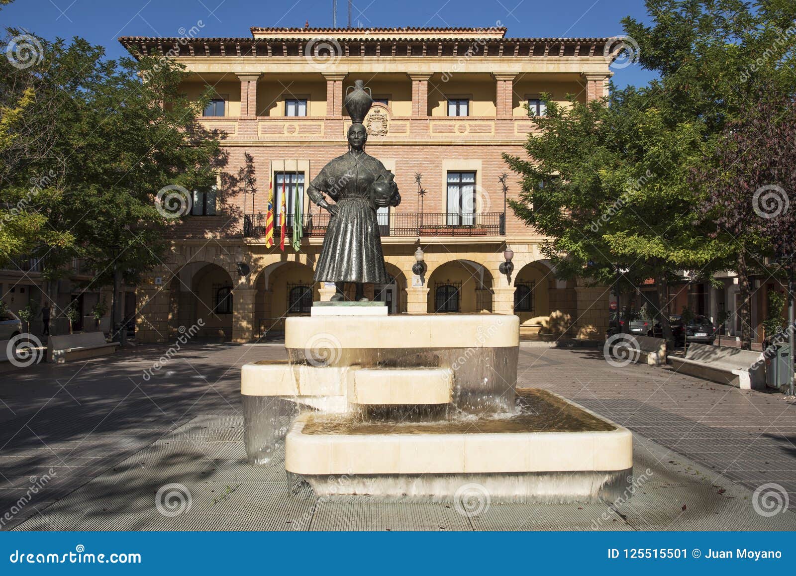 Plaza DE Espana En Stadhuis in Fraga, Spanje Redactionele Foto - Image ...