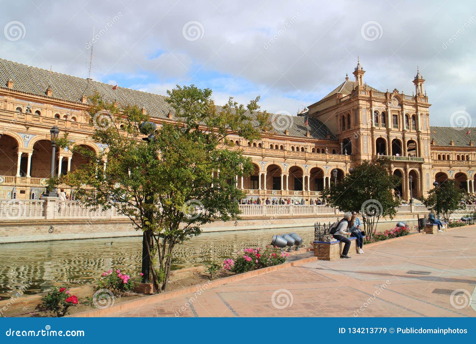 Plaza, Landmark, Palace, Sky Picture. Image: 134213779