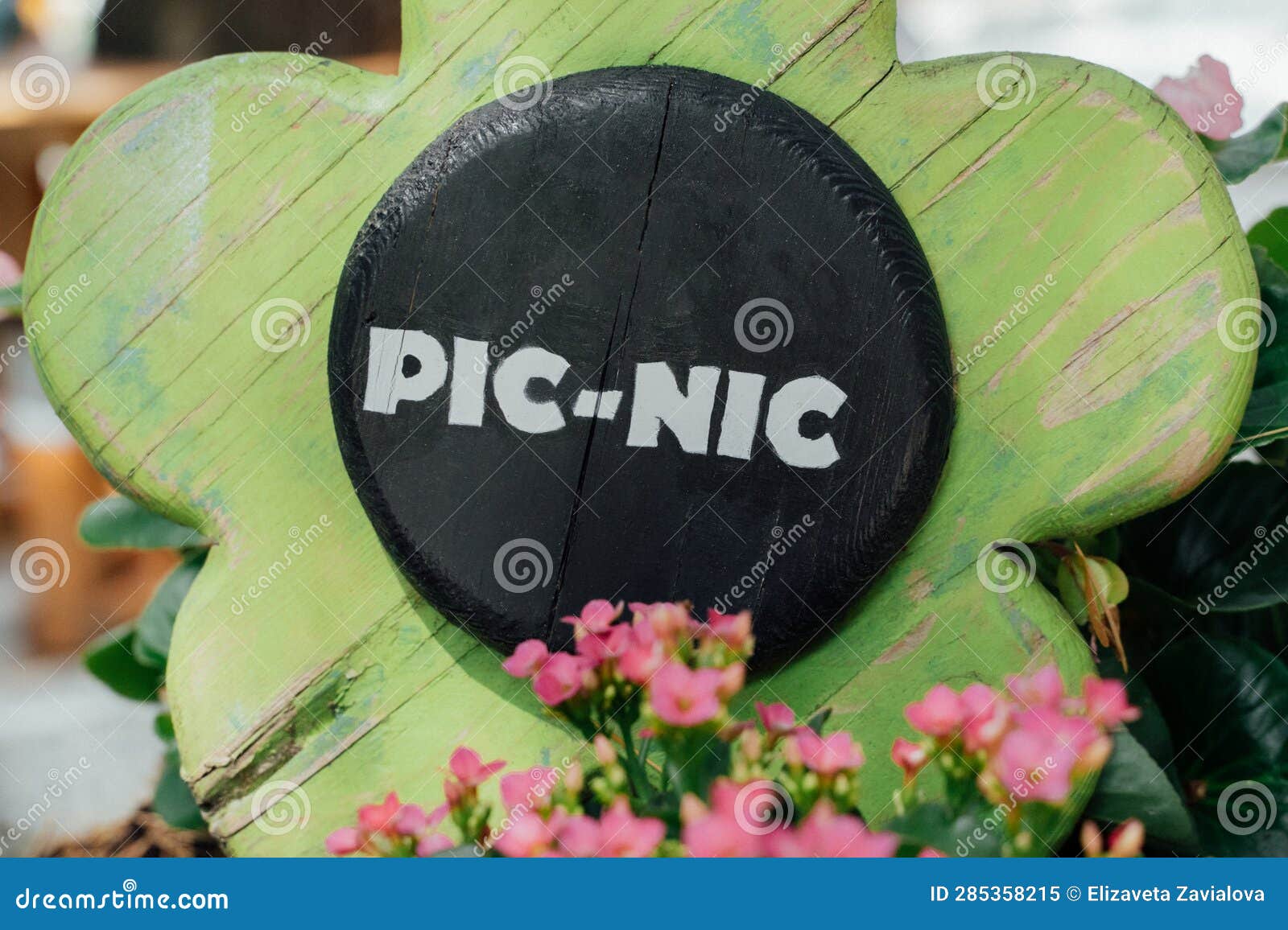 Pleasant Picnic Area in the Park with Picnic Sign Stock Image - Image ...