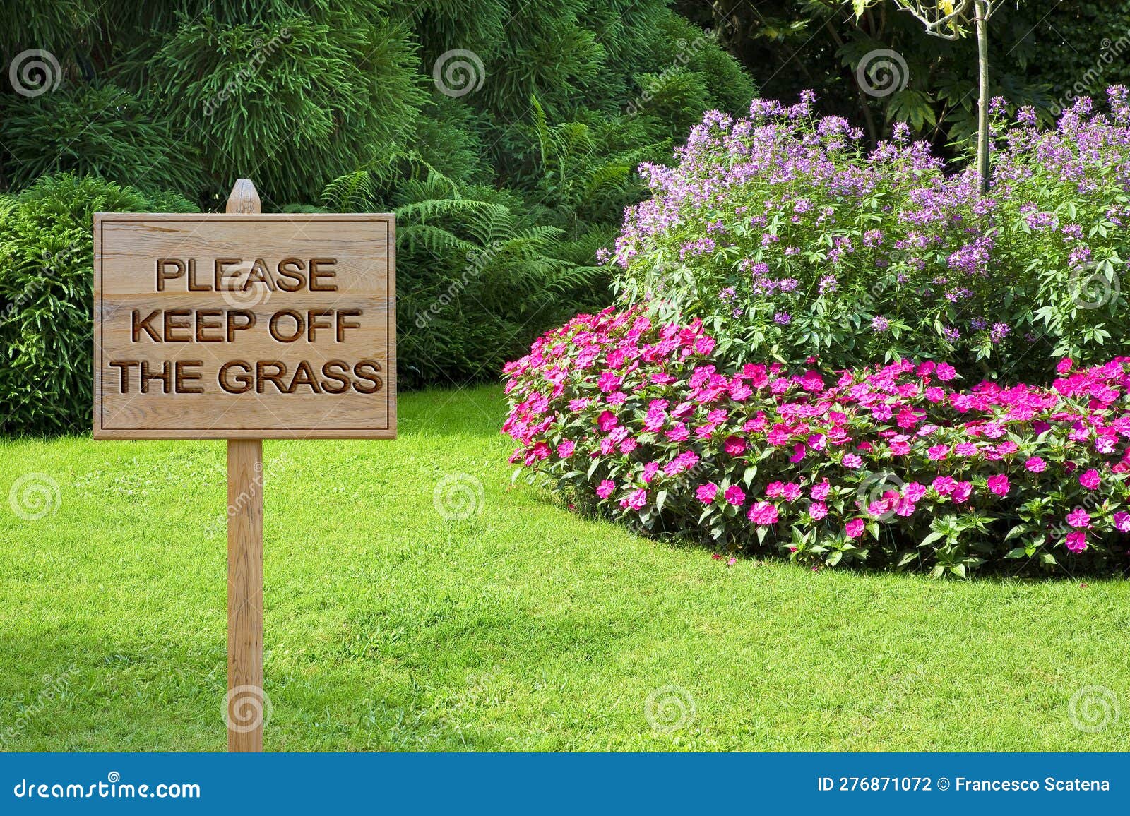 Please Keep Off the Grass - Concept with Wooden Pole on a Green Meadow ...