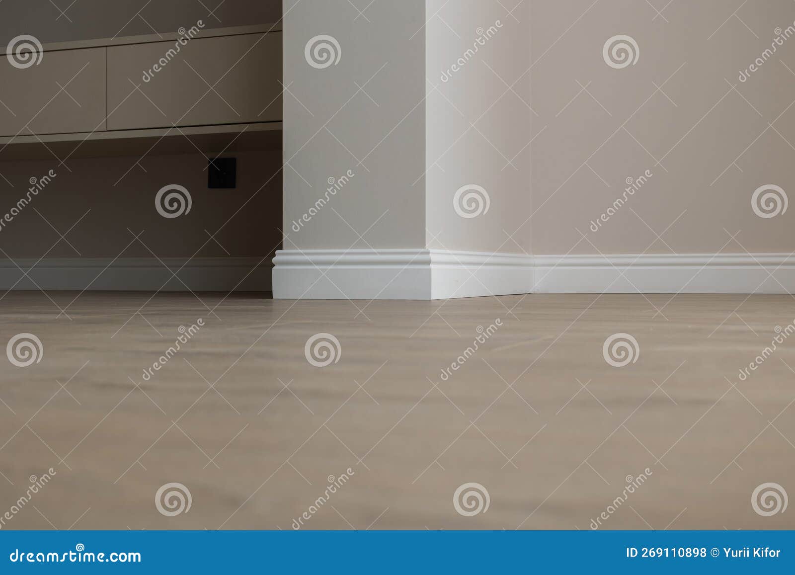 Plinth on Laminate. the Floor of a New Apartment Stock Photo - Image of ...