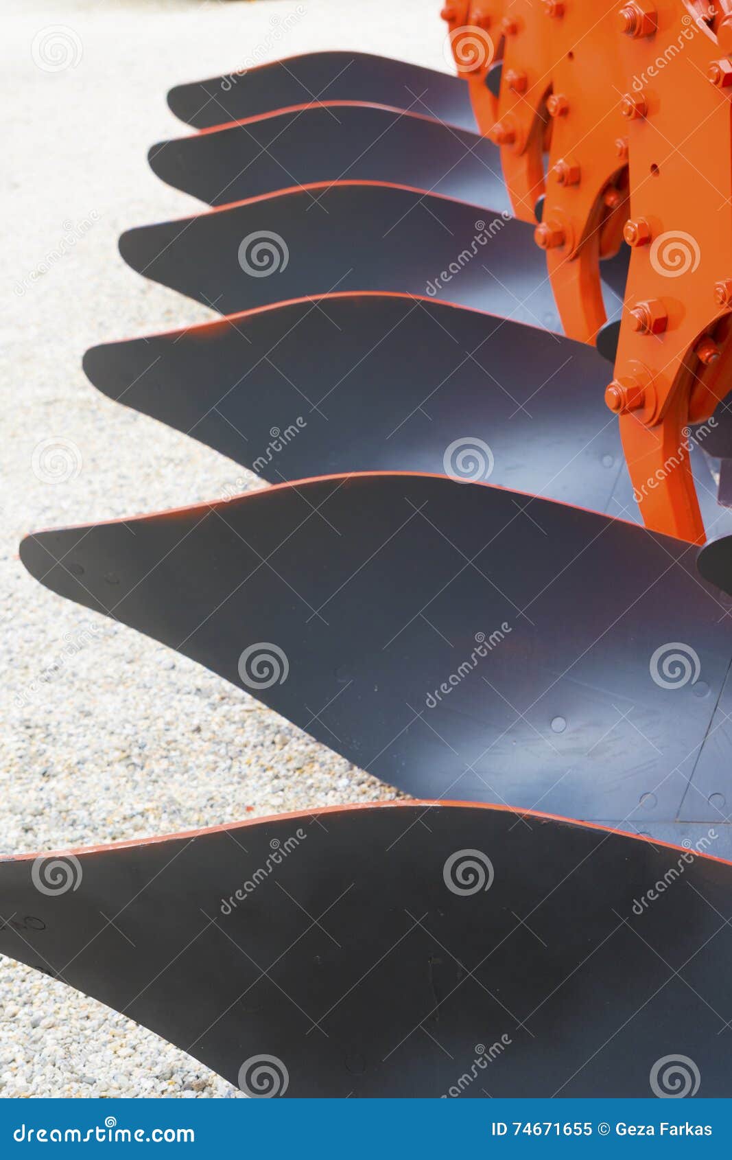 Ploeg Voor Een De Landbouwtractor Stock Afbeelding - Image of machines ...